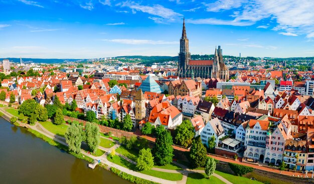 Mark Isfeld Secondary School Ecole Secondaire